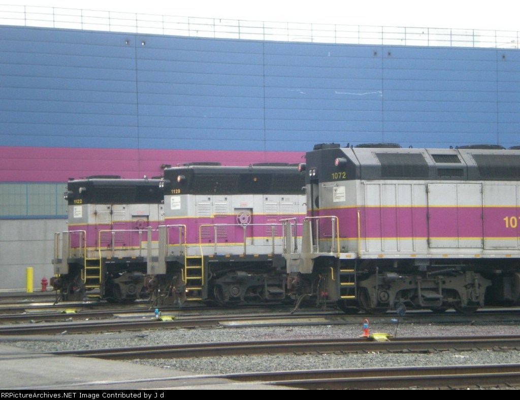 MBTA 1072, 1129,1122